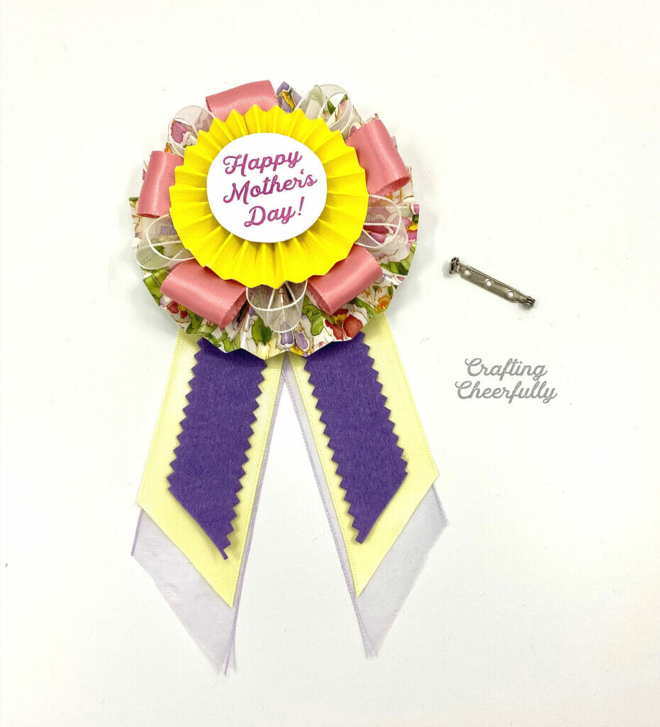 DIY Mother's Day Medallion Pin - Crafting Cheerfully