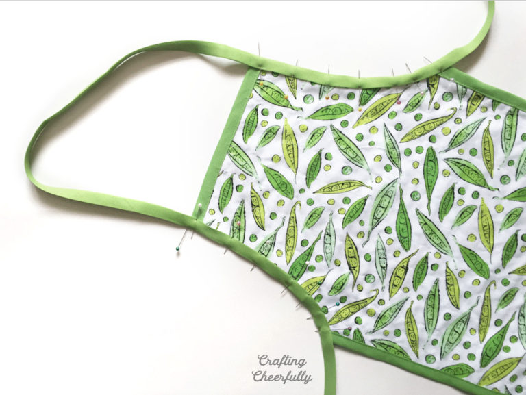 DIY Children's Apron - Sewing Tutorial and Free Apron Pattern.