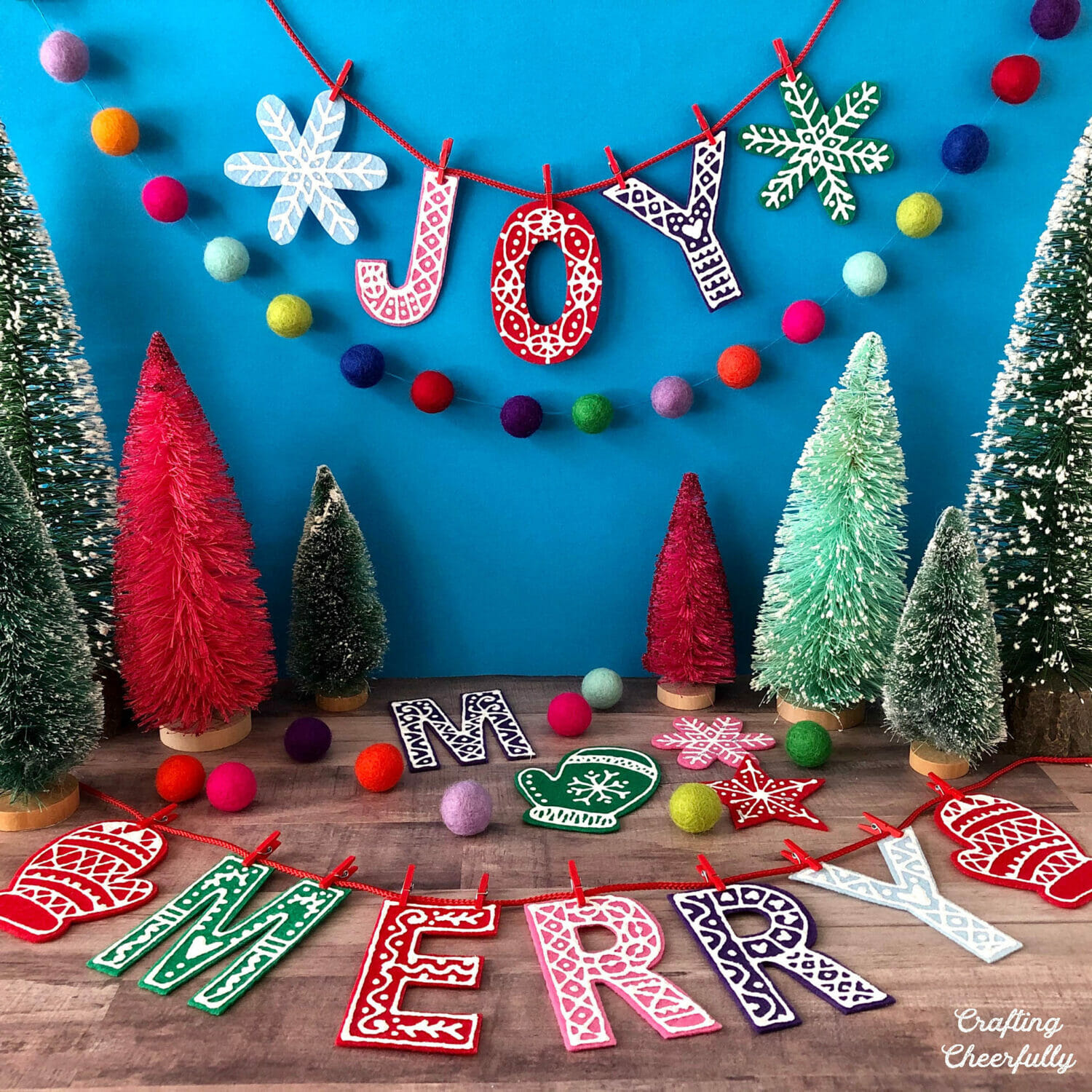 DIY Holiday Banner - with Felt and Fabric Paint! - Crafting Cheerfully