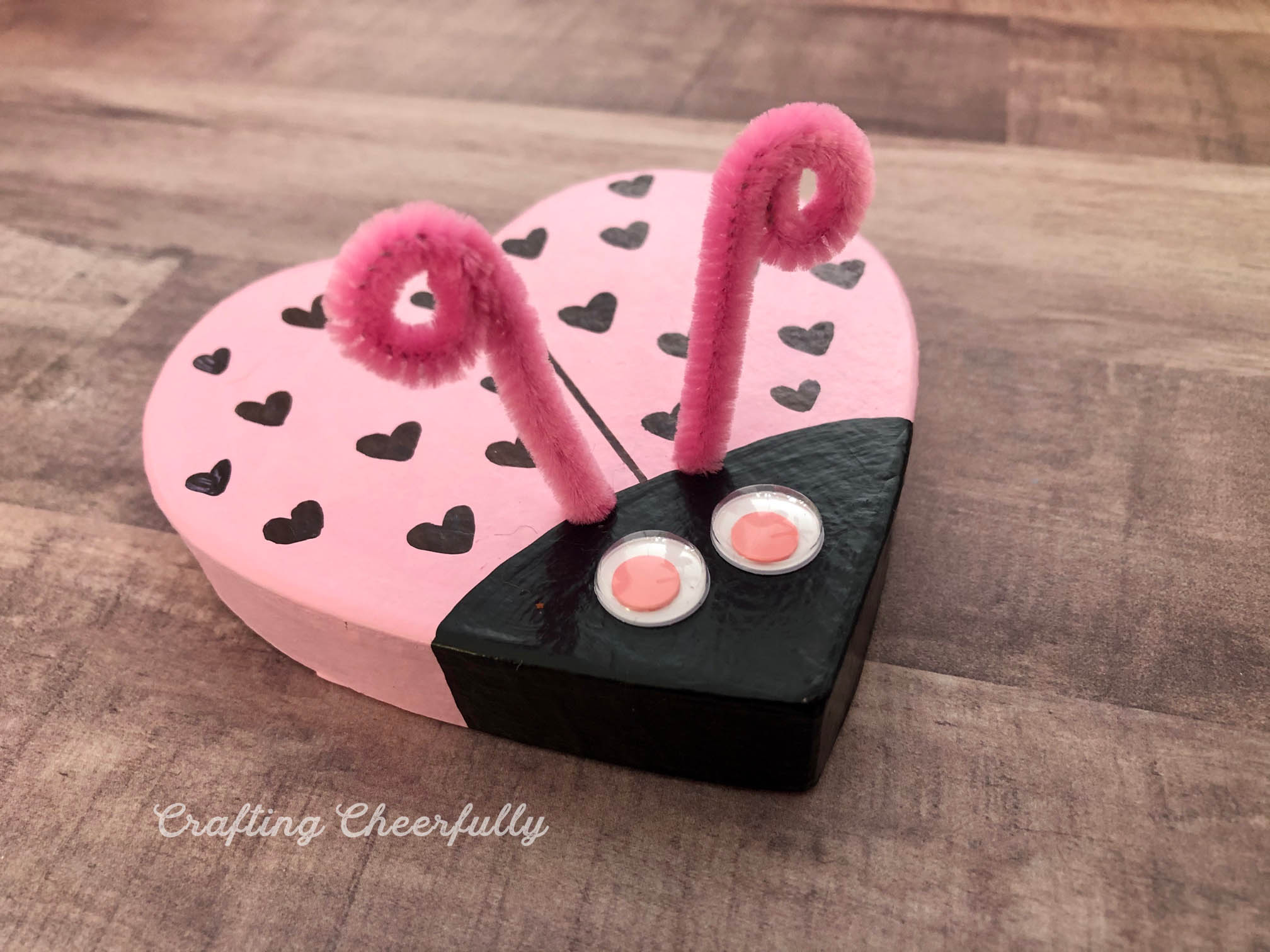 DIY Love Bug Boxes - Crafting Cheerfully