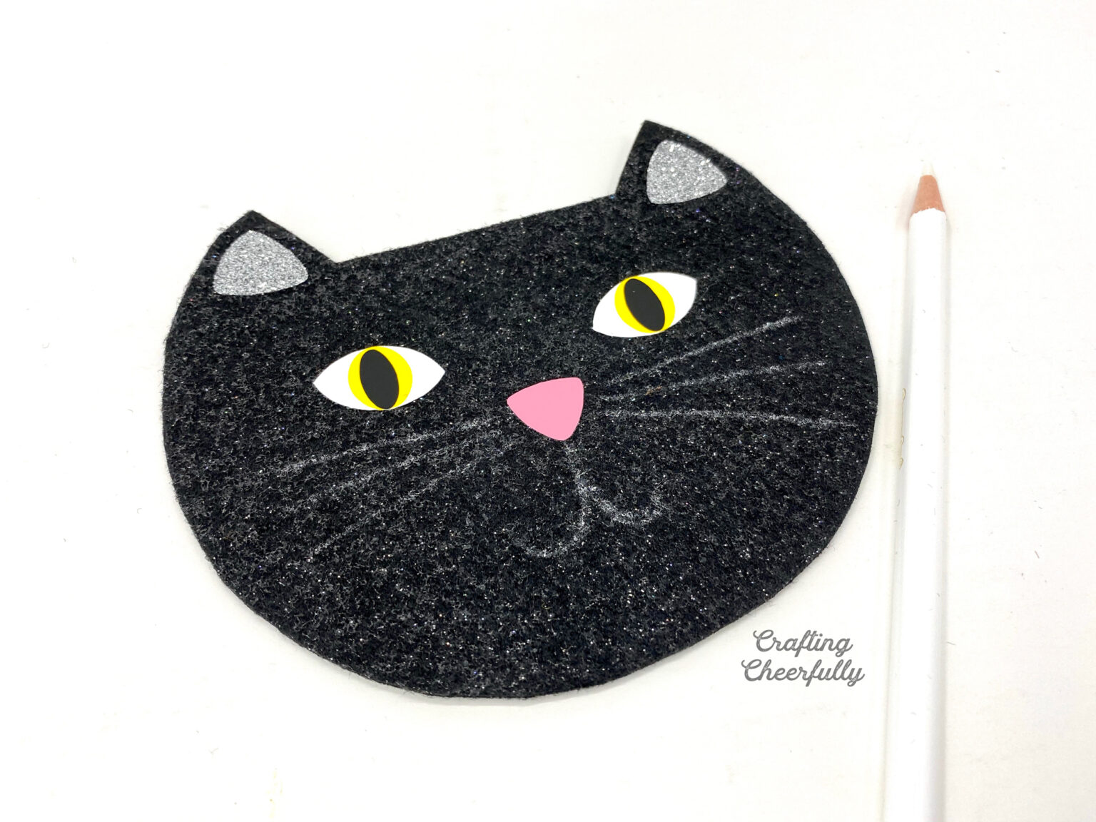 DIY Halloween Cat Banner - Free Pattern - Crafting Cheerfully