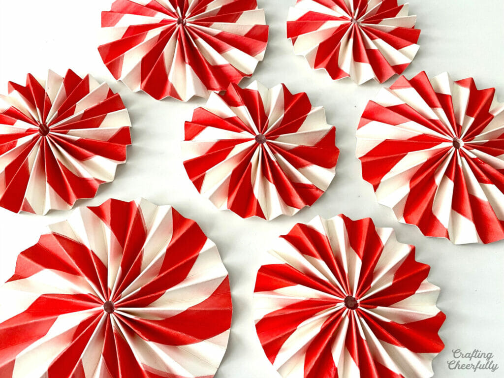 Peppermint Paper Christmas Wreath - Crafting Cheerfully