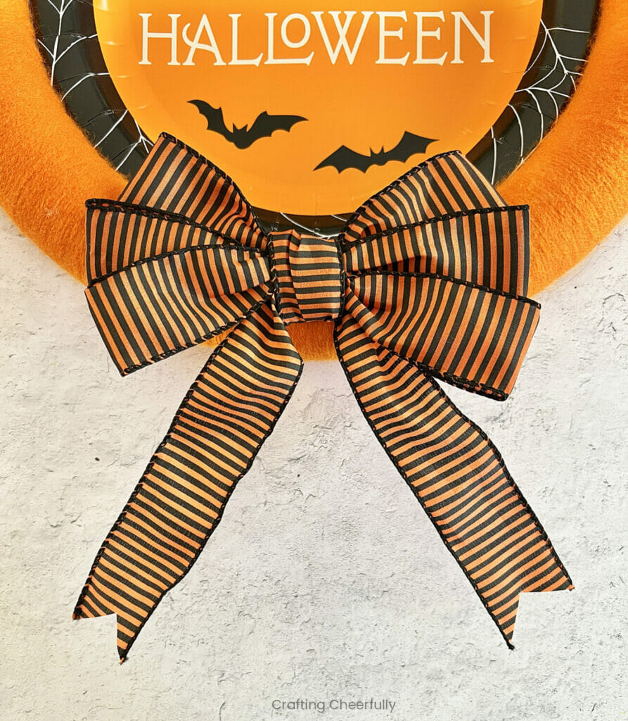 DIY Halloween Paper Plate Wreath - Crafting Cheerfully