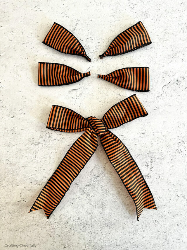 DIY Halloween Paper Plate Wreath - Crafting Cheerfully