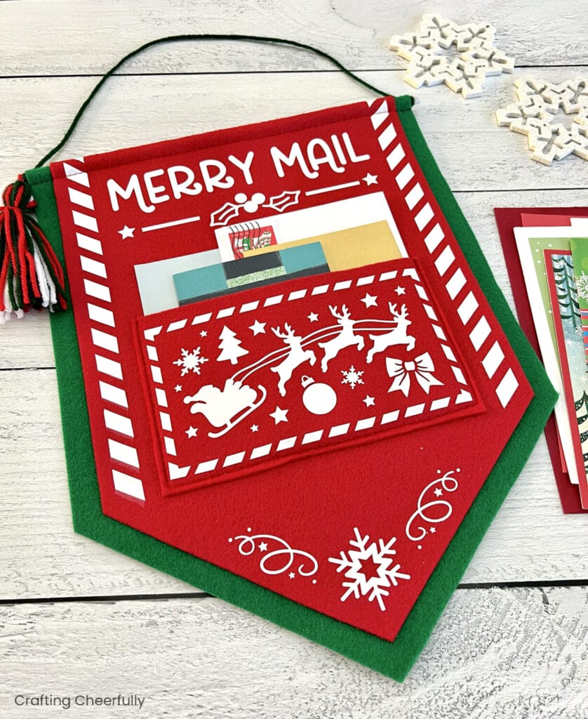 DIY Felt Christmas Card Holder - Crafting Cheerfully