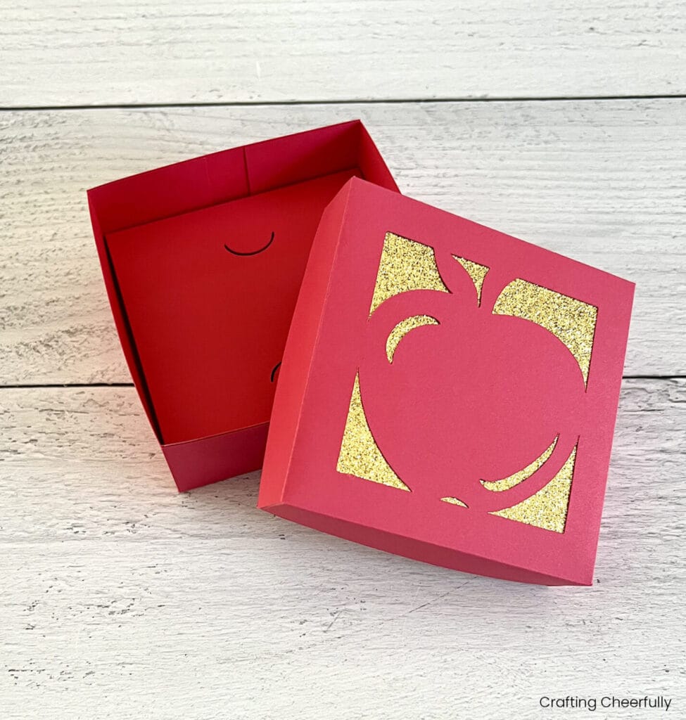 DIY Apple Gift Box - For Gift Cards and Small Treats - Crafting Cheerfully