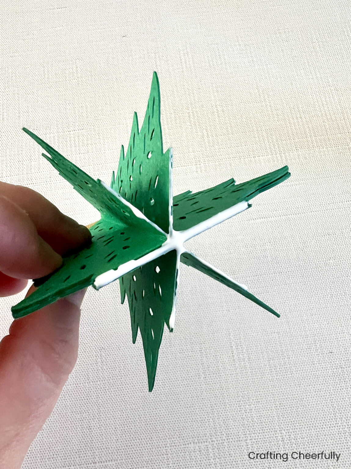 DIY Christmas Tree Place Cards - Crafting Cheerfully