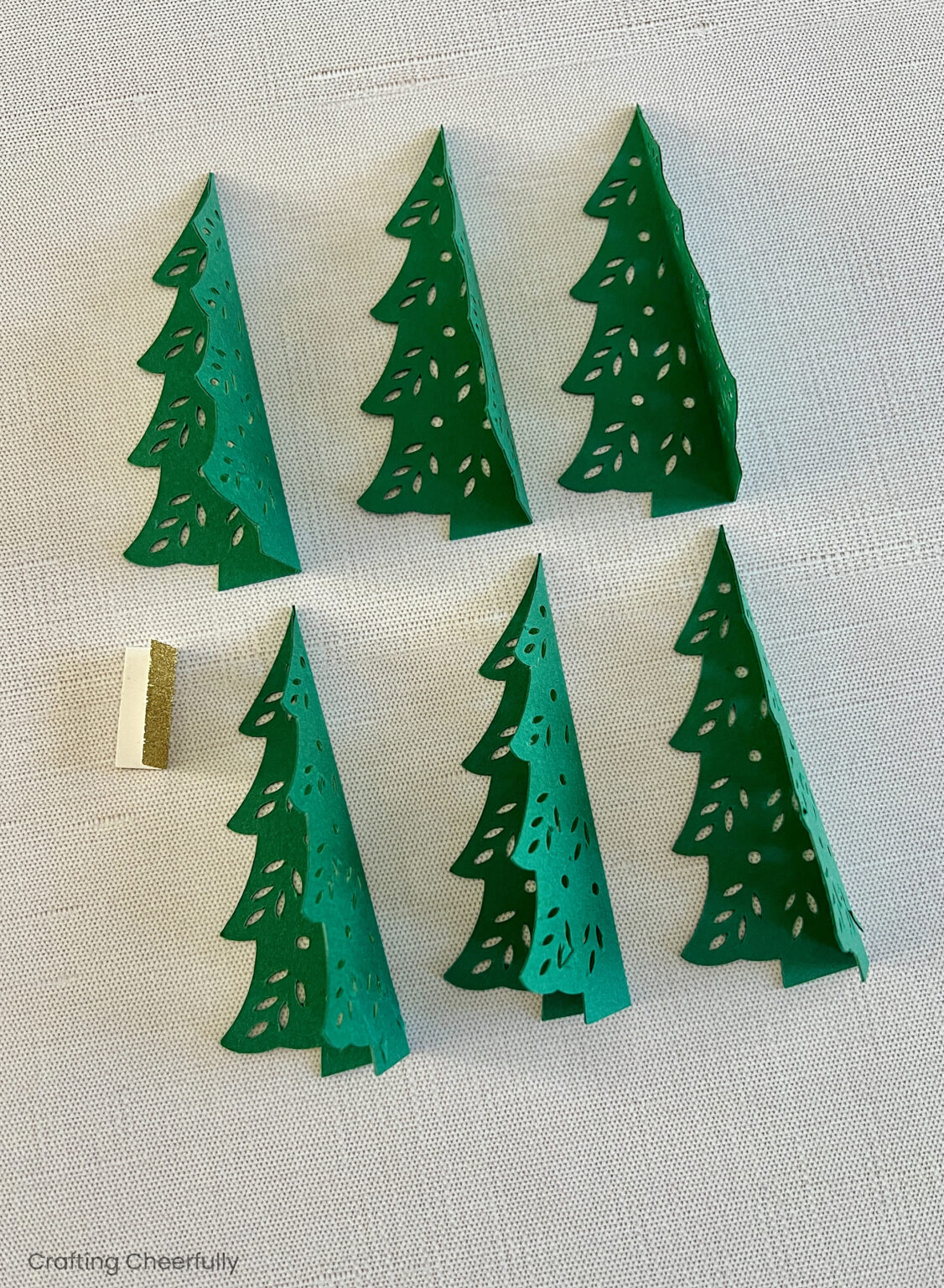 DIY Christmas Tree Place Cards - Crafting Cheerfully