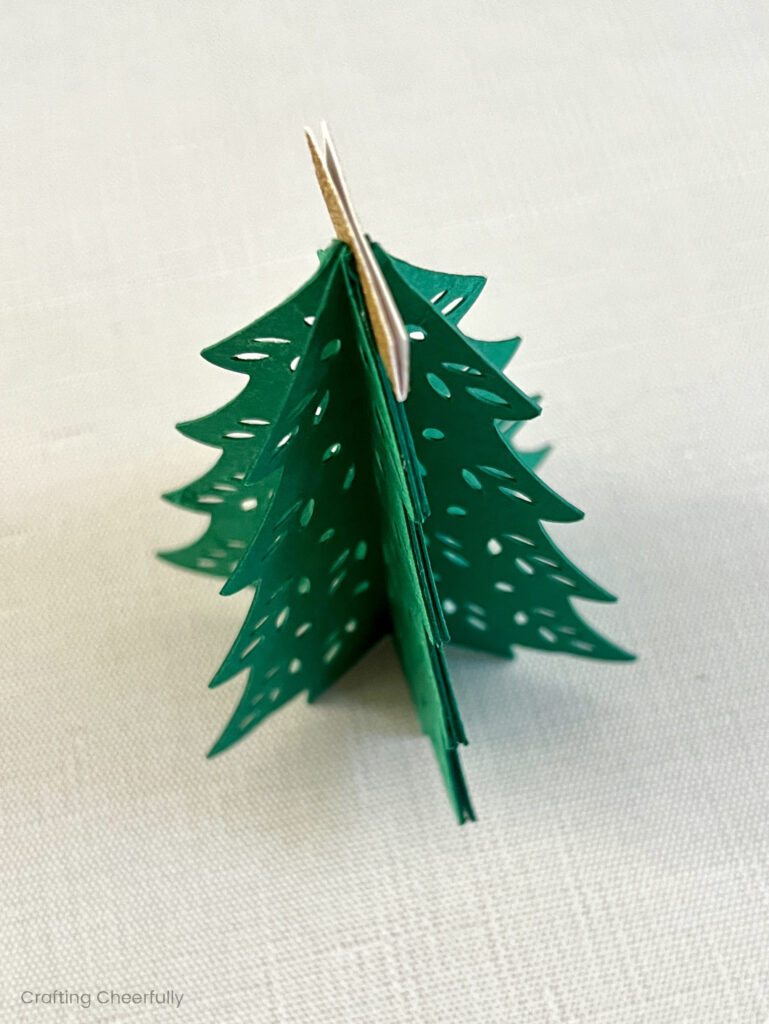DIY Christmas Tree Place Cards - Crafting Cheerfully